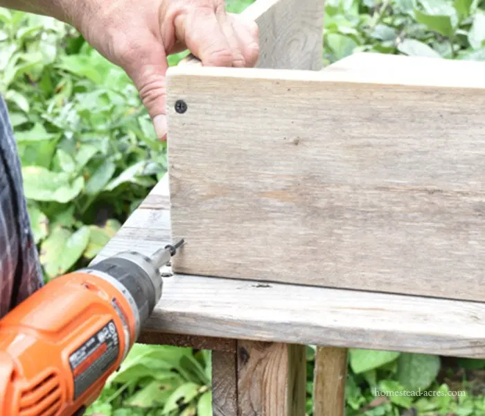 Easy DIY Compost Sifter Plans And Sifting Compost Tips - Homestead Acres
